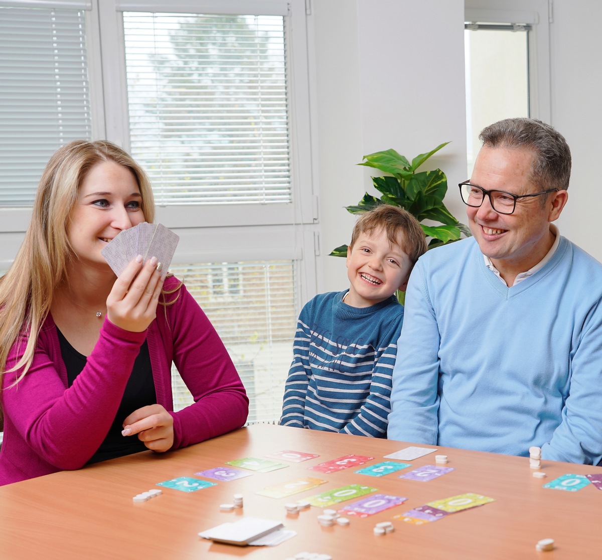 Zero Hero: Keine Nullnummer riskieren - Ein taktisches Sammelkartenspiel von Piatnik | Presseportal